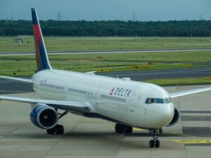 Delta Airlines Mission Statement | Vision | Core Values | Strategy ...